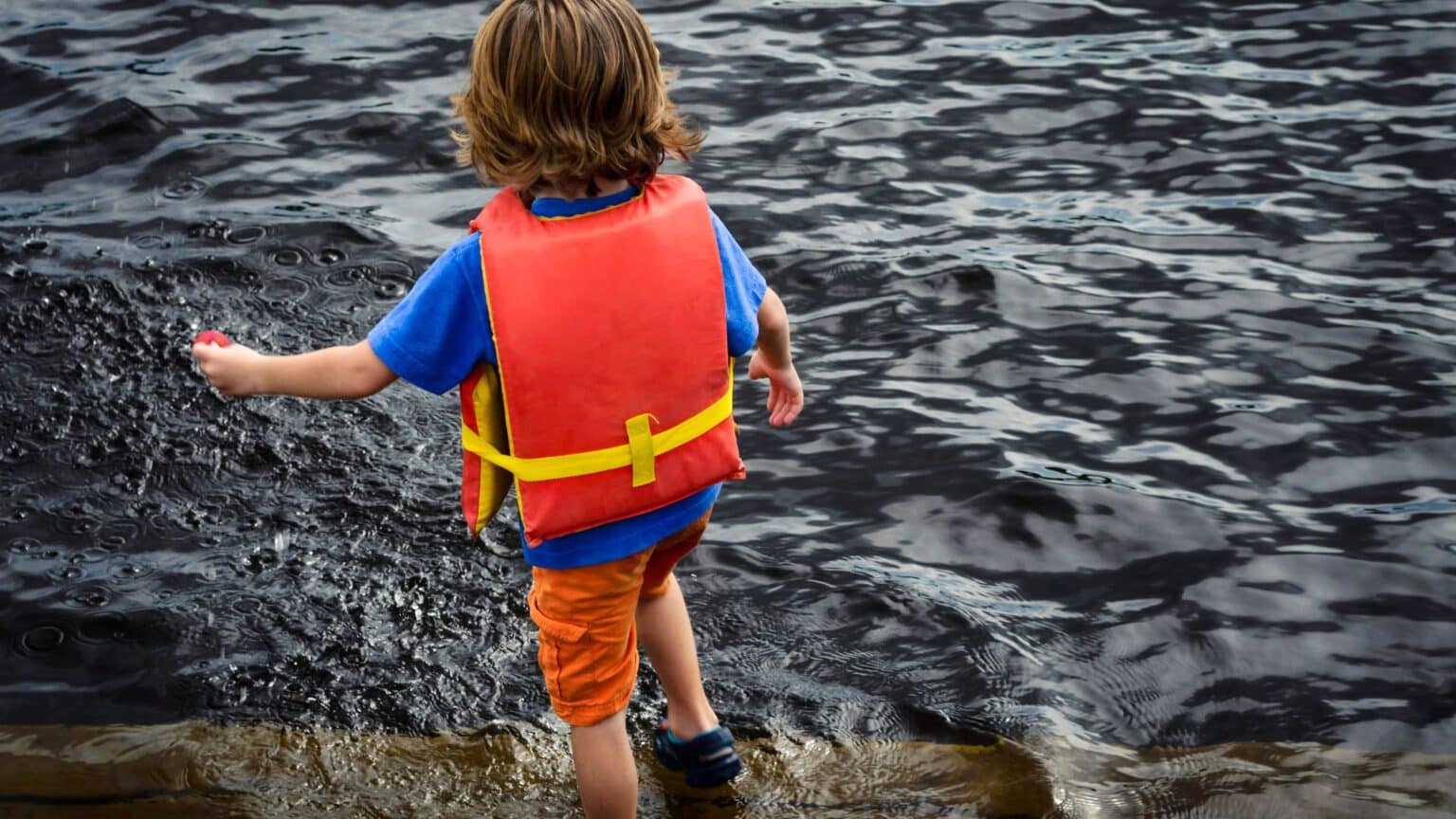 Water Safety Tips for Kids: Keeping Kids Safe Around Water